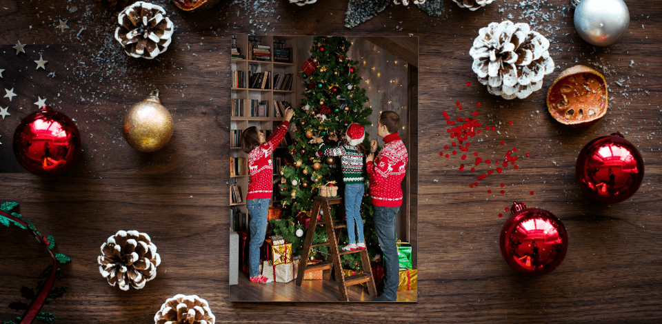 35 Warm Christmas Photo Ideas for Your Cards