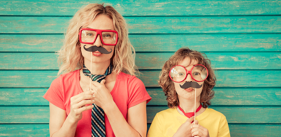 12 Best Photo Booth Props for Weddings, Parties, and Birthdays