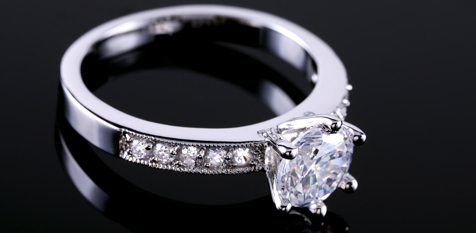 20 Diamond Photography Tips - How to Photograph Shiny Diamonds